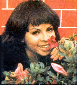 Astros em Revista: ÂNGELA MARIA A GRANDE DAMA DA CANÇÃO