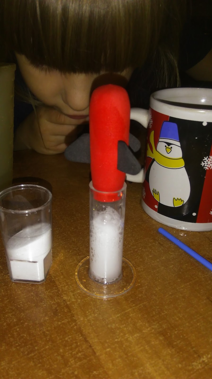 Ania mama Agnieszki: Piątki z eksperymentem: Mini rakieta 4m