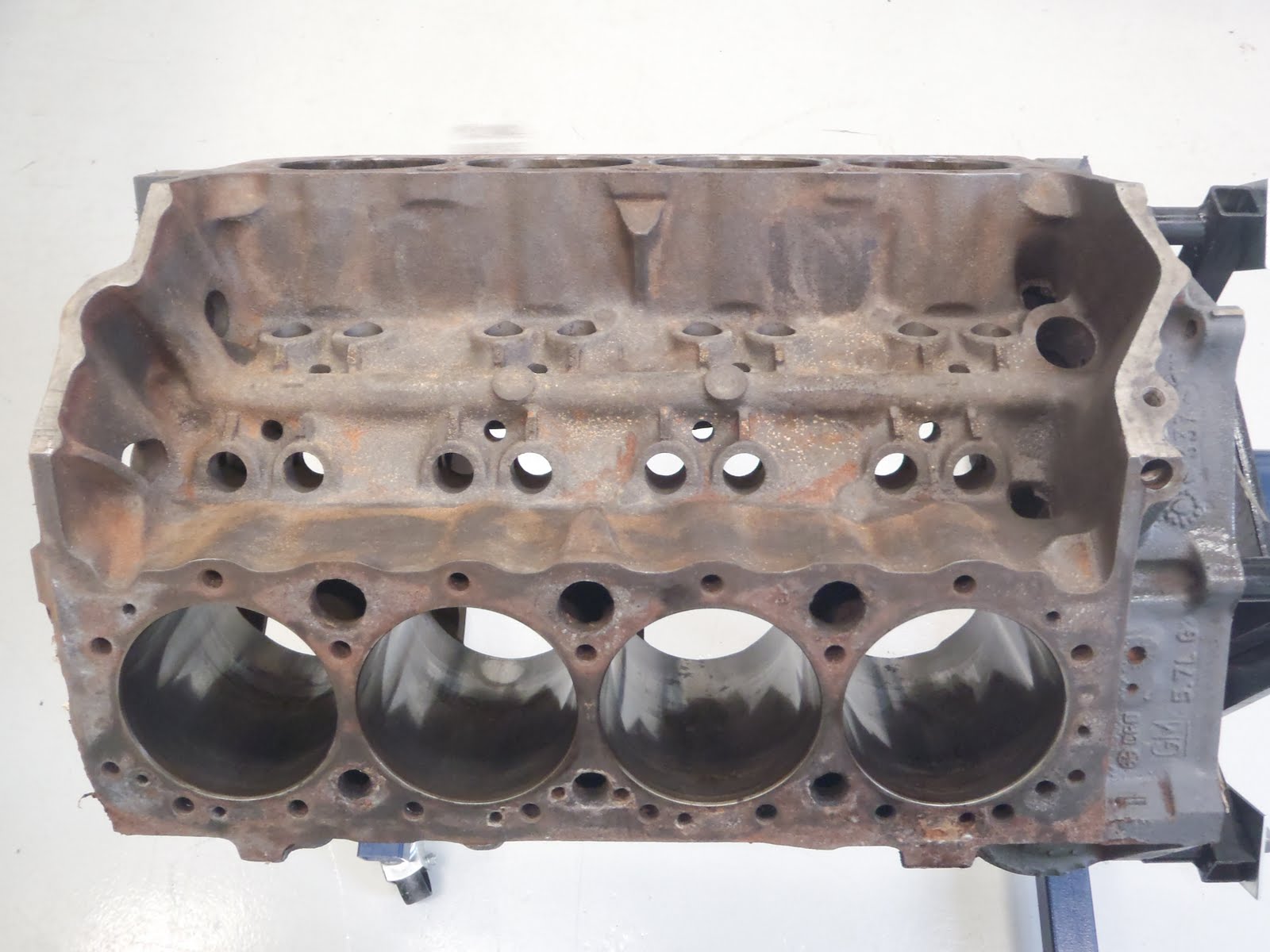 Motostuff: Cleaning the block in a caustic bath