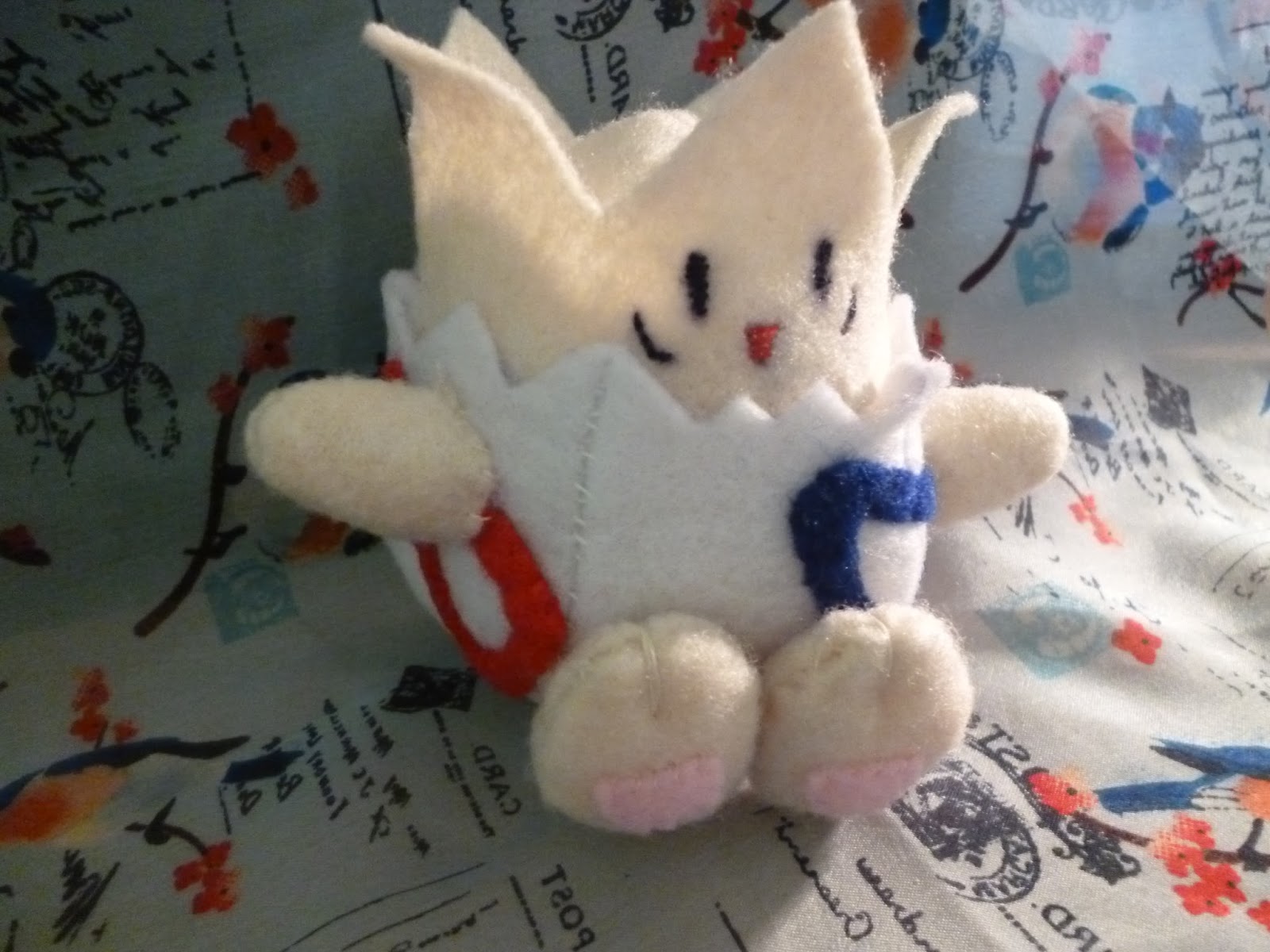 arty farty blog: DIY pocketsized Togepi felt plushie: tutorial+pattern