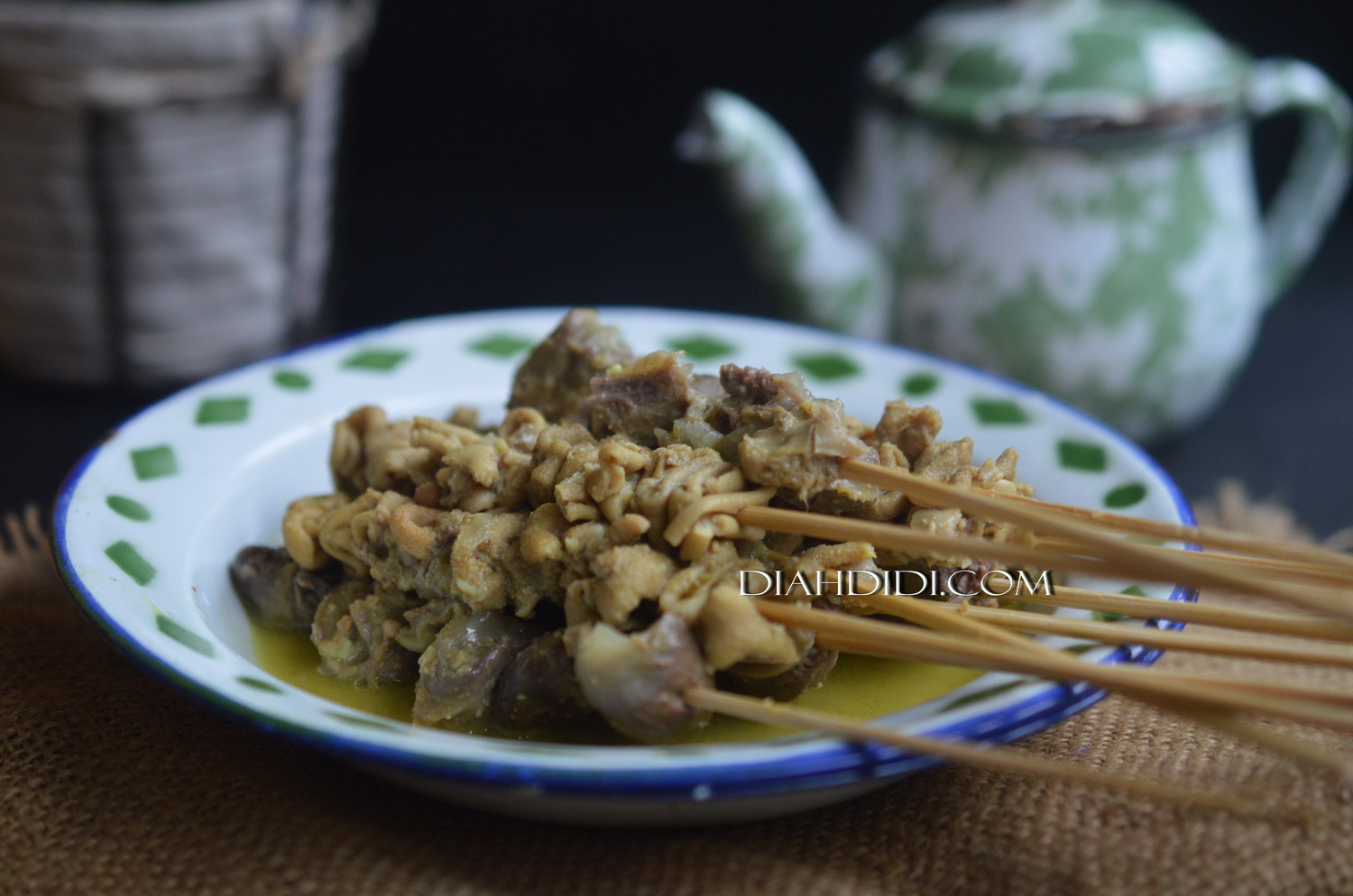 Ungkep Sate Usus & Ampela Bumbu Kuning - Resep Famili