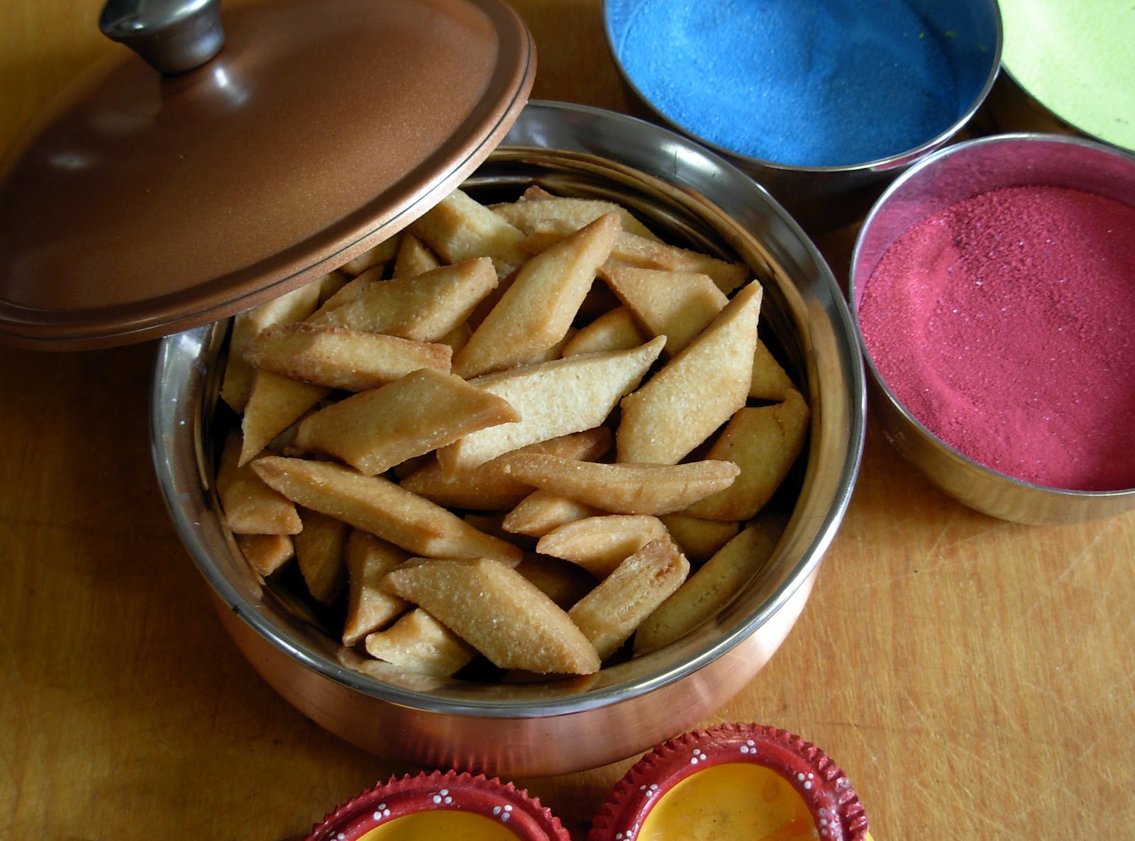 Shveta's Recipes: Shakarpara: A sweet treat