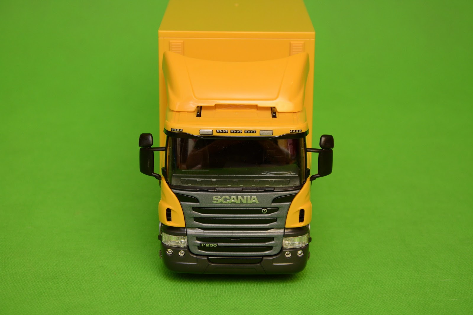 My Miniature Worlds: Emek 89509, G-Scale Scania P DHL distribution truck