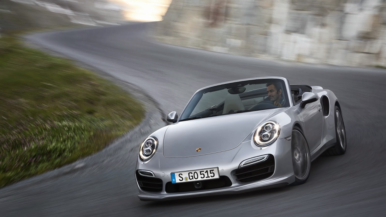 Foto Mobil Keren Mewah Porsche 911 Turbo