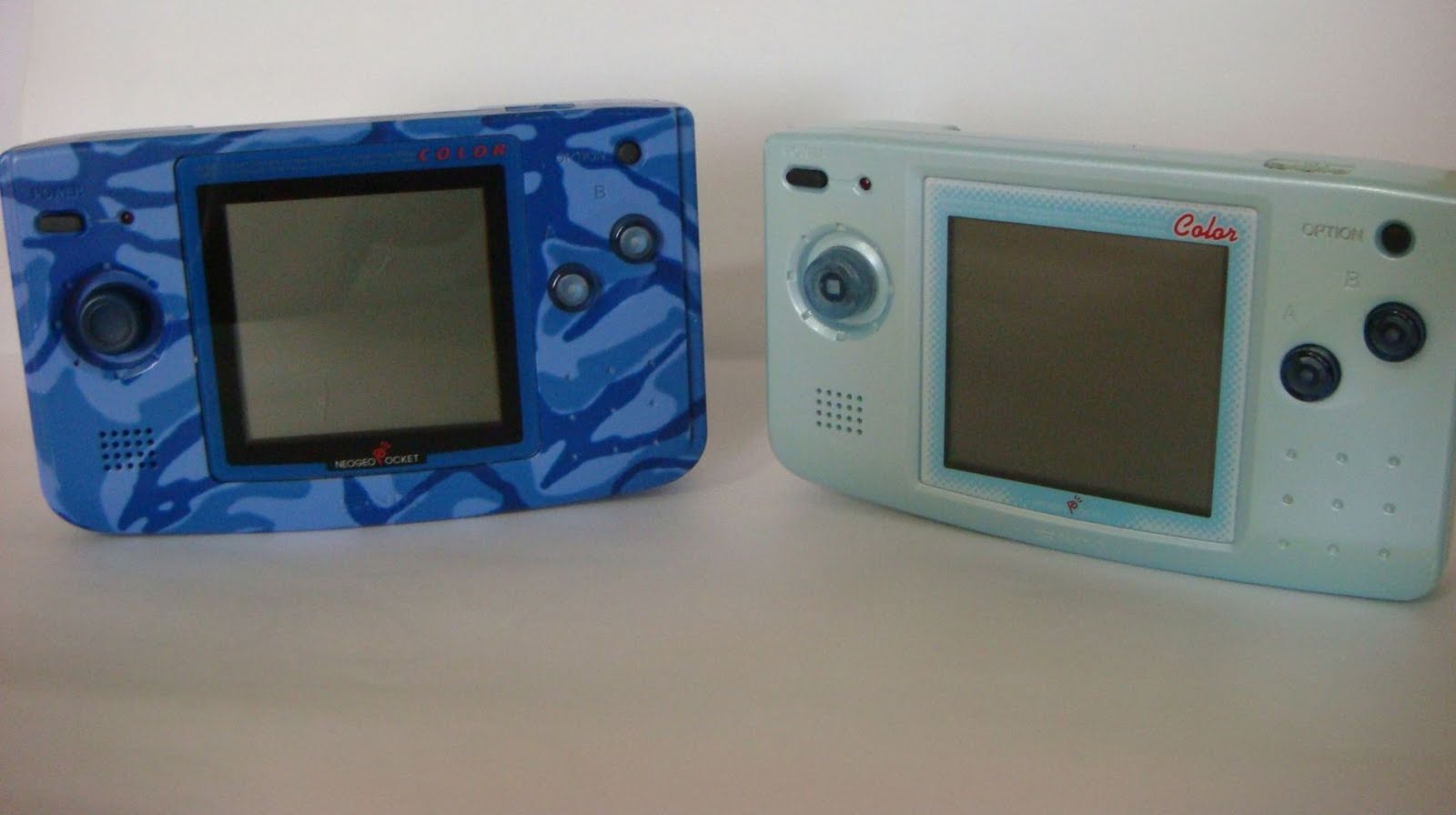 Diferencia entre la NGPC y la la NGPC slim – Neo Geo Pocket España
