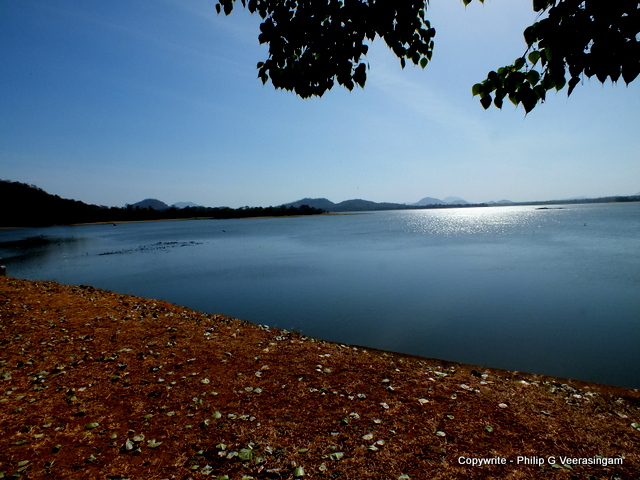 Images of Sri Lanka on blogspot.com: Sorabora Wewa, Mahiyangana, Sri Lanka