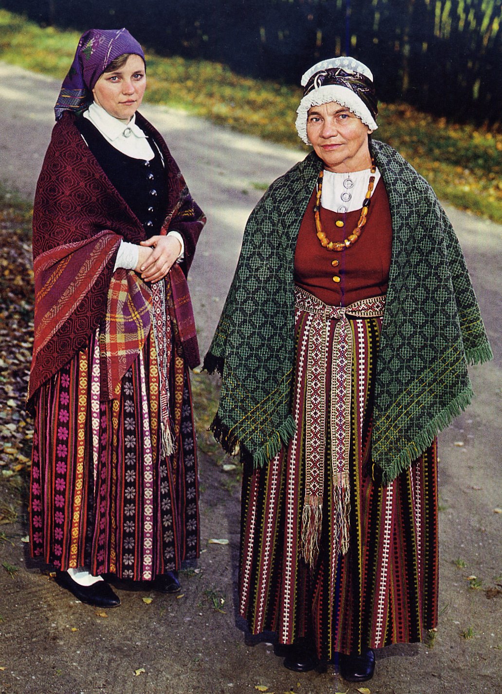 FolkCostume&Embroidery: Zemgale or Semigallian Costume, Latvia
