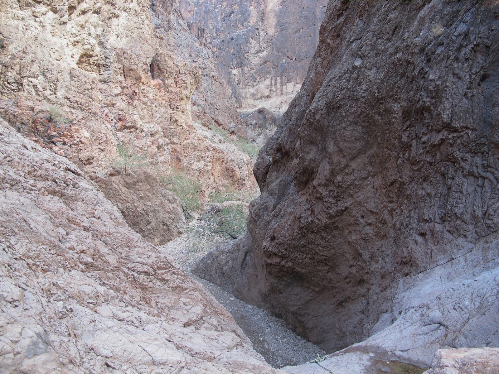 SHEEPBONE-QUARRY CANYON LOOP. LAKE MEAD, NEVADA - ADAM HAYDOCK