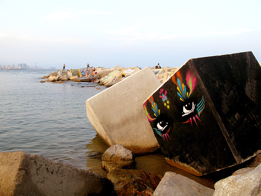 Stinkfish New Mural In Barcelona, Spain – StreetArtNews