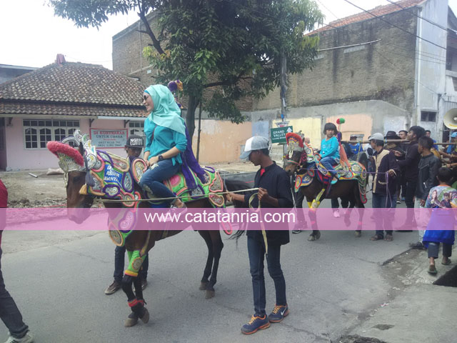 Catatan Ria: Kesenian Benjang Khas Ujung Berung Bandung