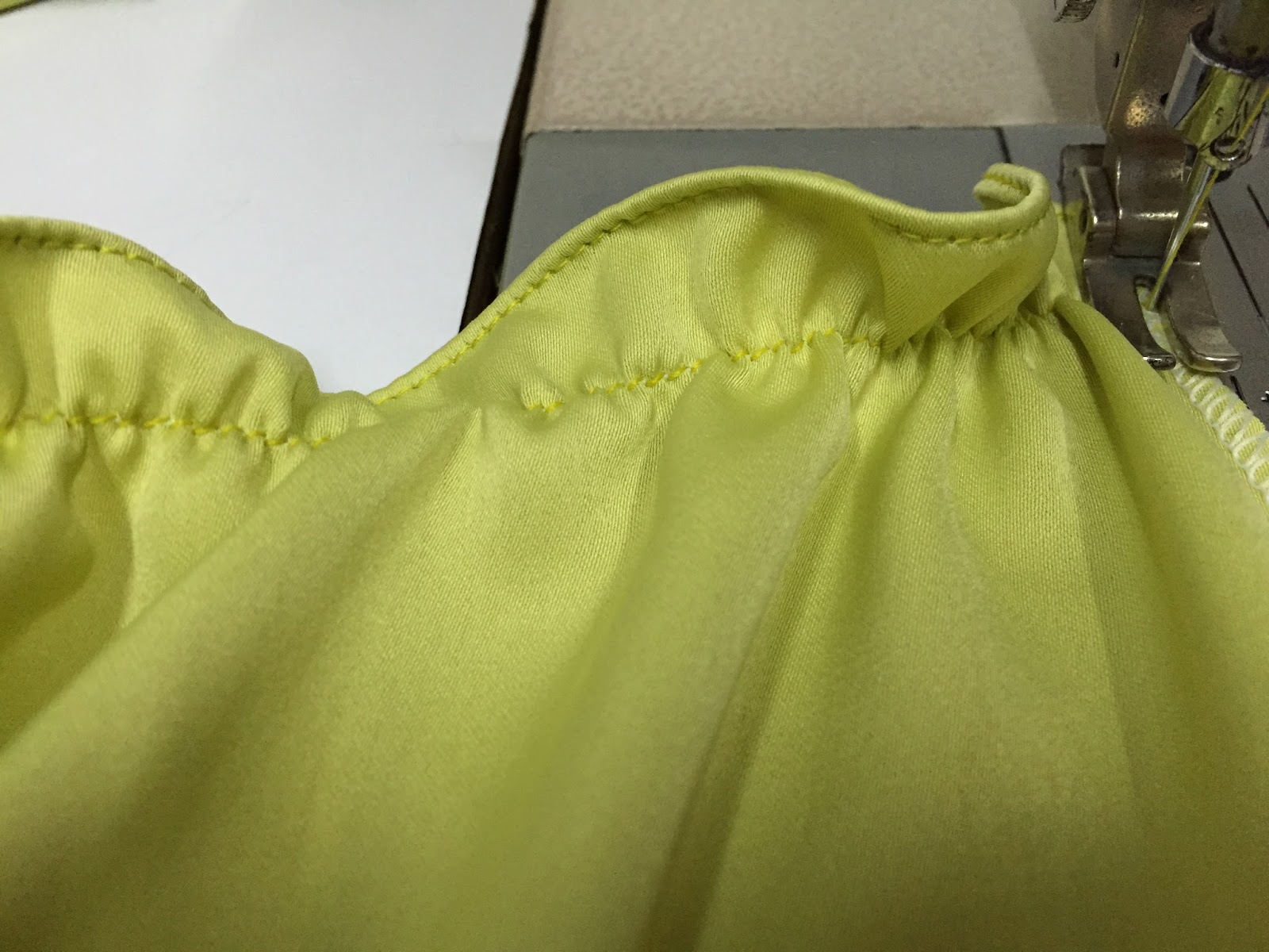 MaDam AzrA FesYeN: CARA MENJAHIT GETAH(BENANG GETAH) DI HUJUNG TANGAN