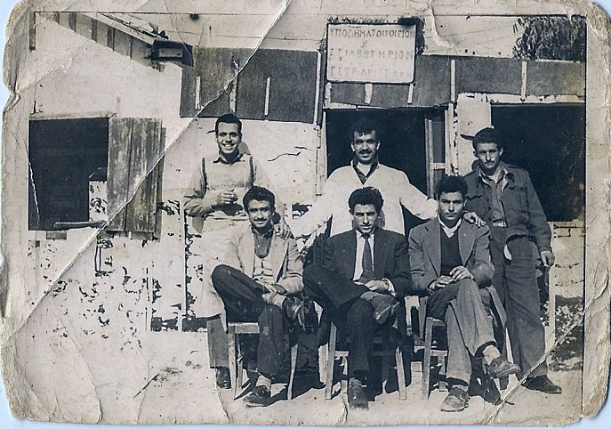 ELIKA-MARATHIAS: Γιωργος Δριτσακης -Χουλης Χαραλαμπος =Περαμα γυρω στο 1954