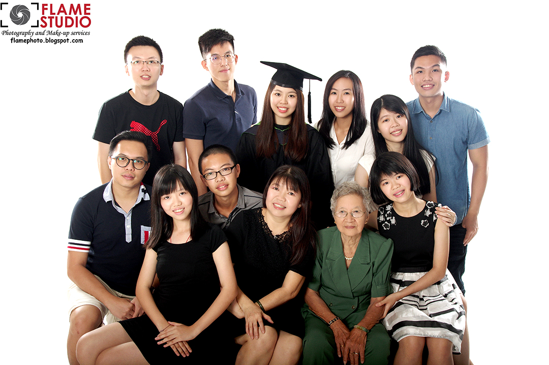 Flame Graduation Photography Studio: Graduation Convocation Family ...