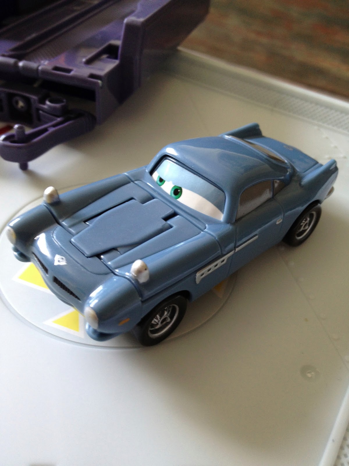 Dan the Pixar Fan: Cars 2: Quick Changers Oil Rig Playset