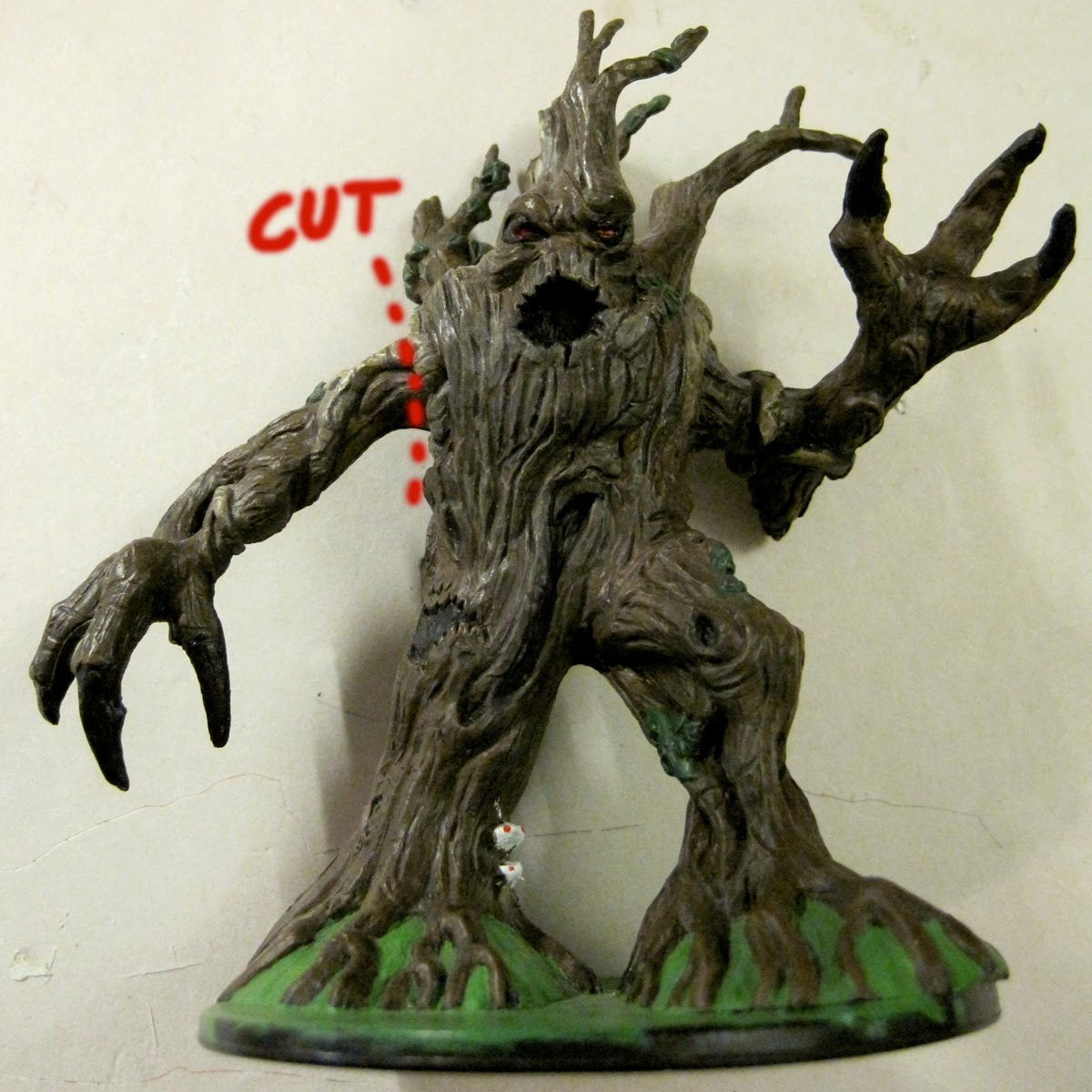 Turms Miniatures and Figures: Treeman conversion for Blood Bowl