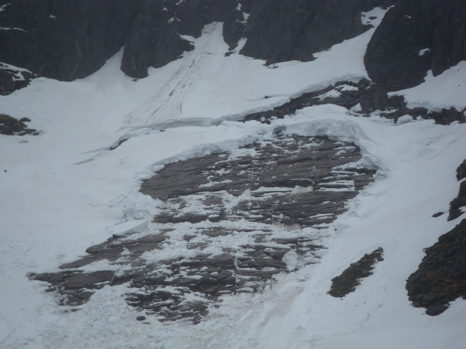 SAIS Northern Cairngorms: The great slab Lochain