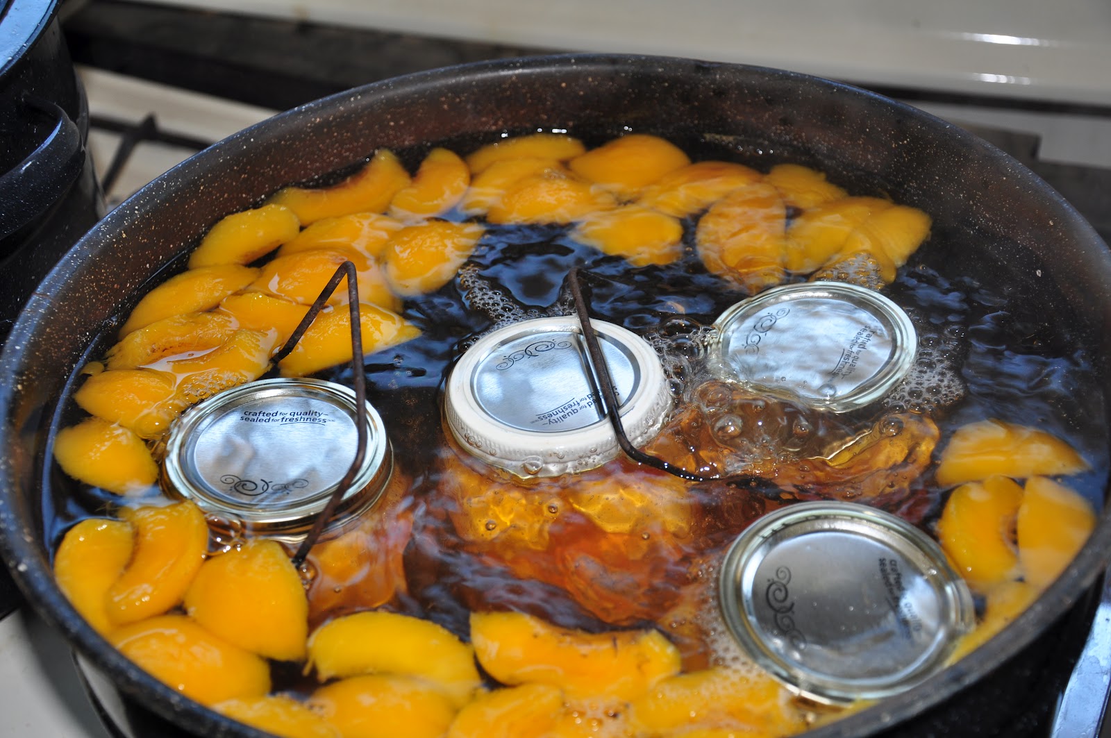 The Changeable Table: Peach Crunch