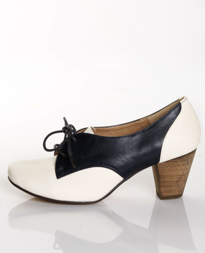 Preppy In Pittsburgh: We All Remember Saddle Shoes