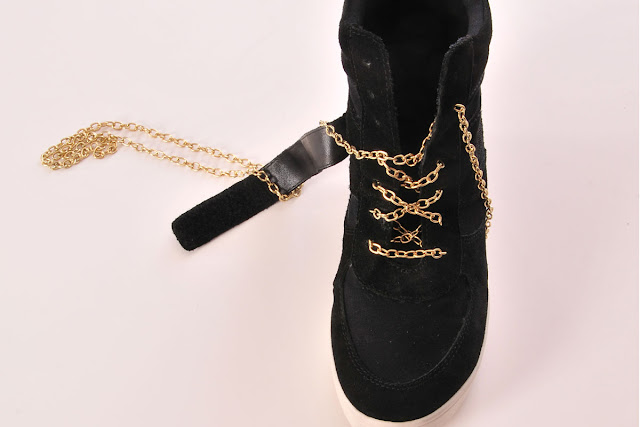 So, I make stuff: $NEAKER$: Gold Chain Laces