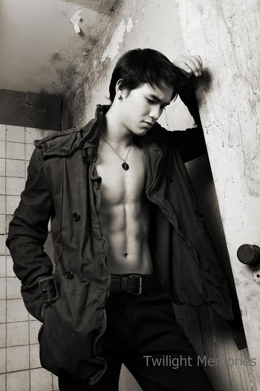 Twilight Memories Saga: Photoshoot de Boo Boo Stewart para Troix