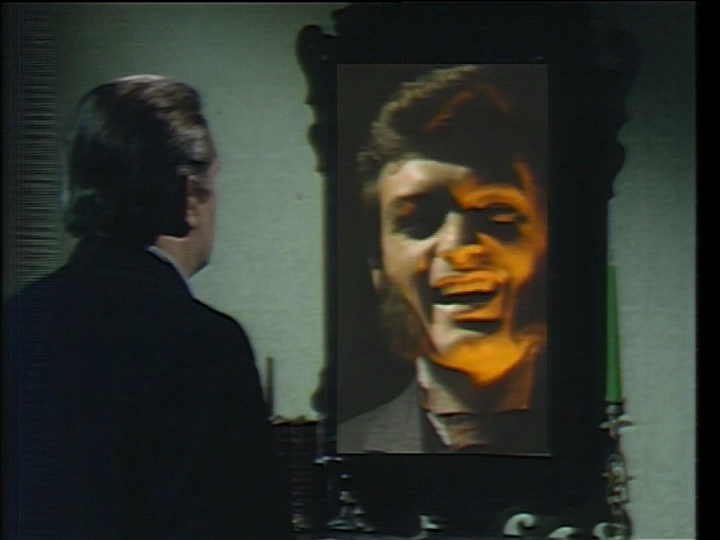 Shadows on the Wall: An Online Dark Shadows Fanzine: Quentin Collins