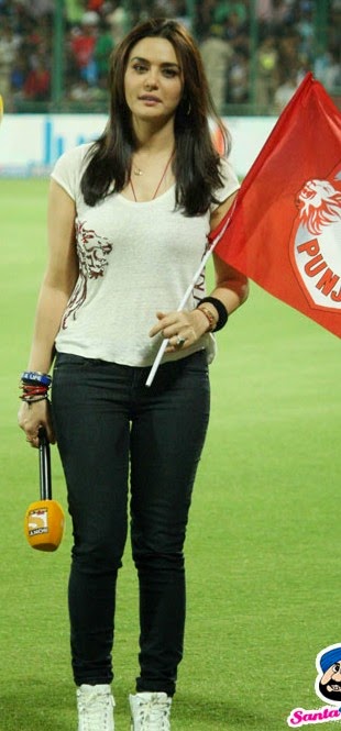 Hot Steamy Bollywood Actress Priety Zinta In Ipl