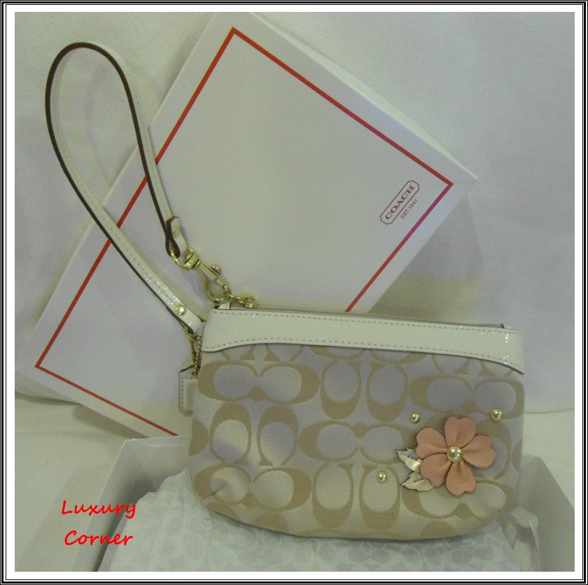 My Luxury Corner: Coach Signature Wristlets (Limited Edition)