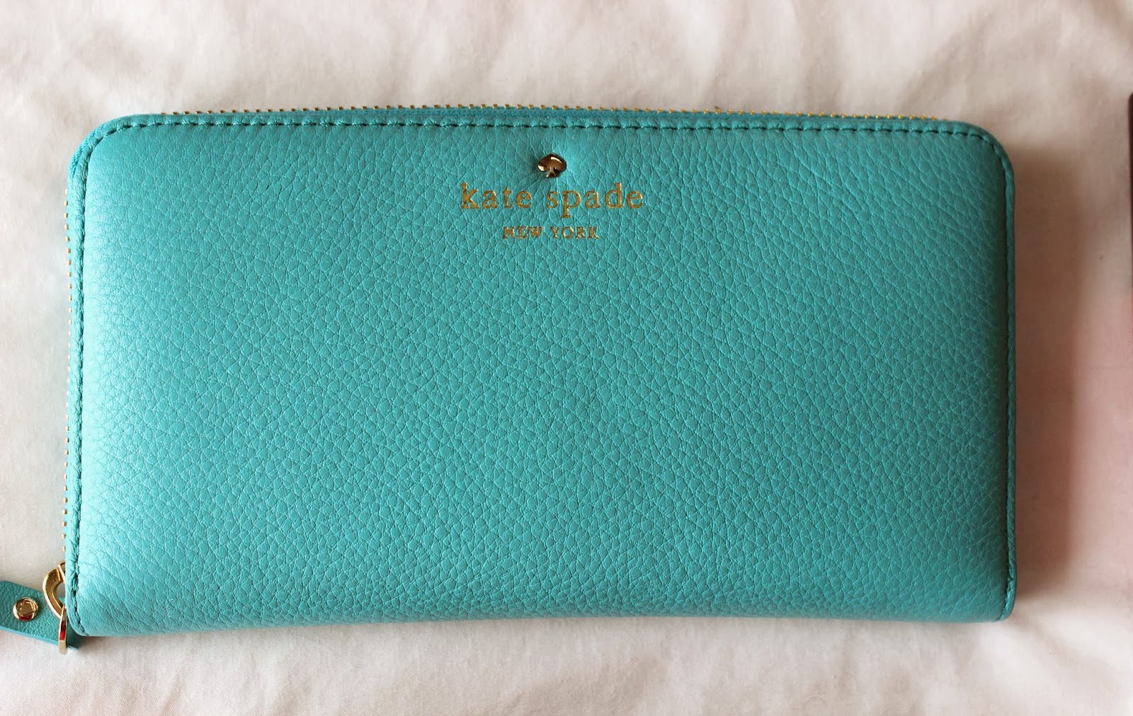 Preppy by the Sea: What's In My Purse?