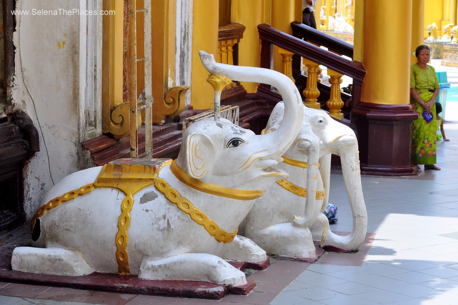 Oh, the places we will go!: Shwedagon Pagoda - The Crown of Burma