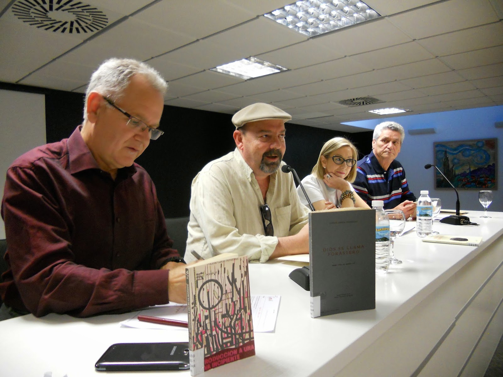 Acantilados de papel: Reportaje fotográfico del II Festival © Poetas a ...