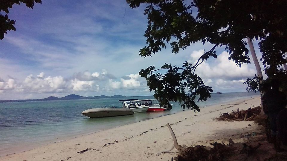 The Redline News: Governor Rashidin Matba prioritize the tourists ...