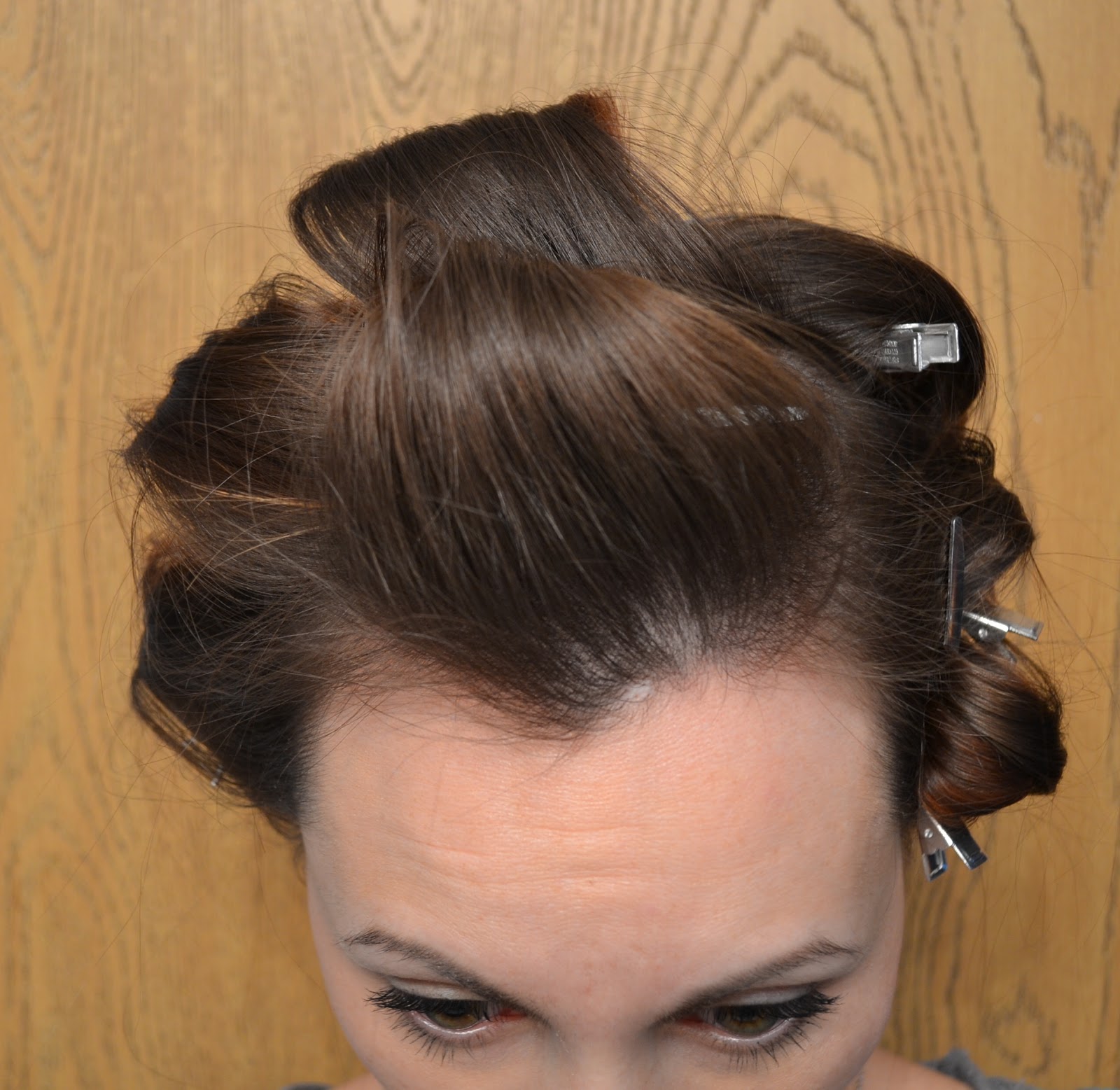 A Love Affair With Eyeliner: How To: Pin Curls