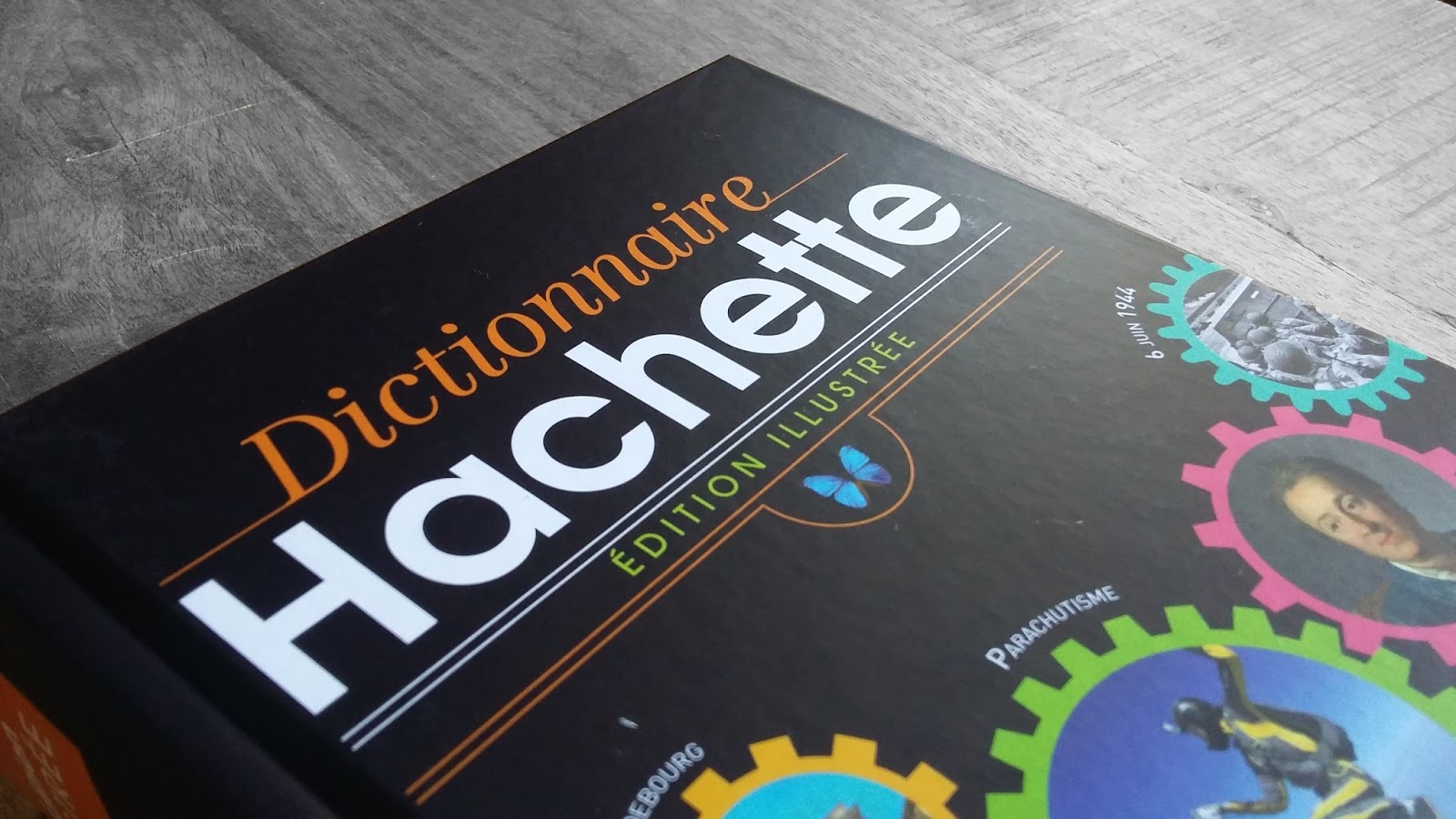 Mélissa Chalot: Coffret Dictionnaire et Atlas Hachette Mélissa Chalot: Coffret Dictionnaire et Atlas Hachette