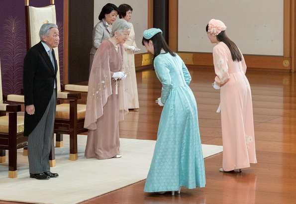 Emperor Akihito and Empress Michiko celebrate their diamond wedding ...