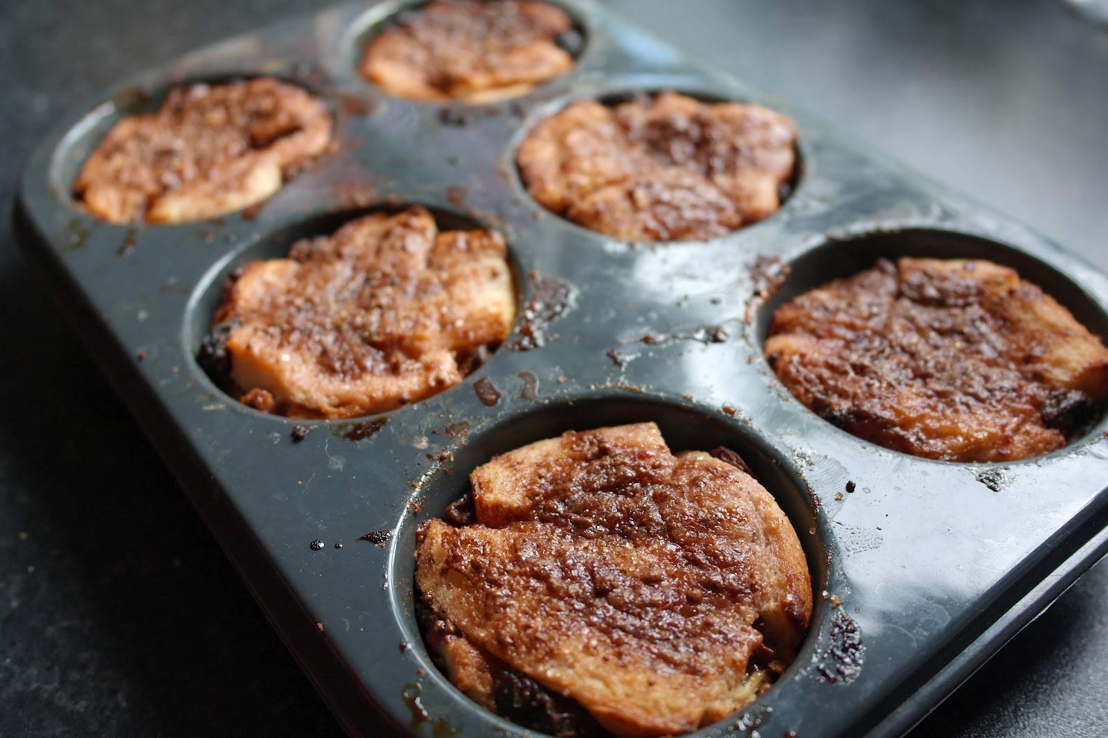 Young Passionate Baker: Mini Bread Pudding Cups