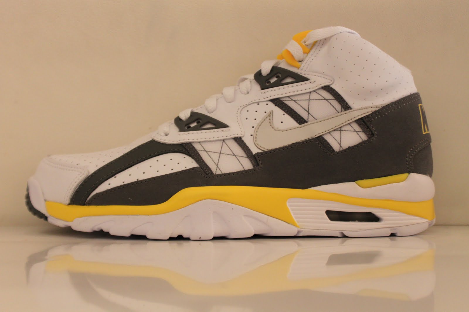 HighPoint Shoes: NEW NIKE JUST IN.