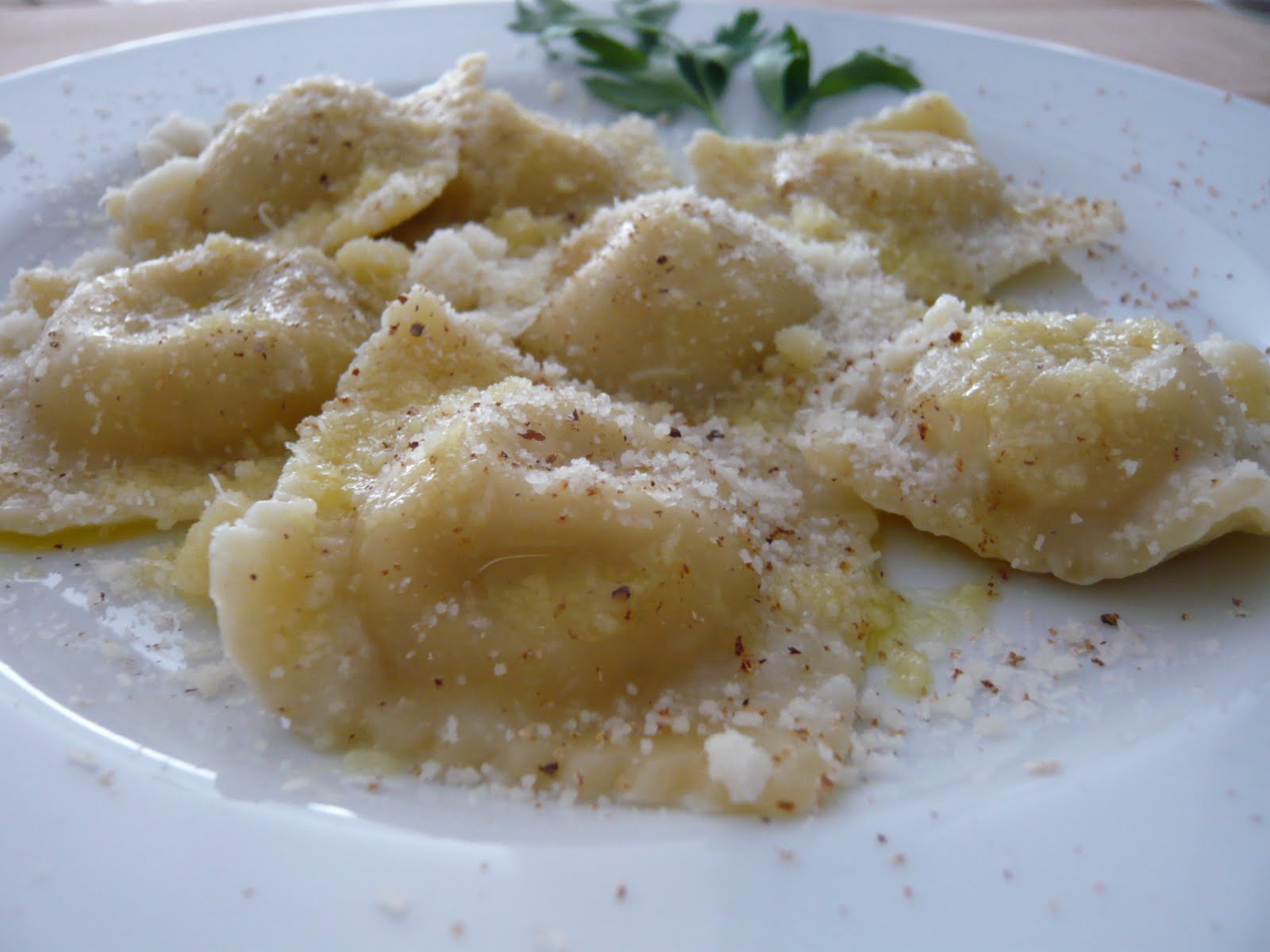 Cuina de l'Anna: Pasta fresca farcida de provolone i ceba confitada