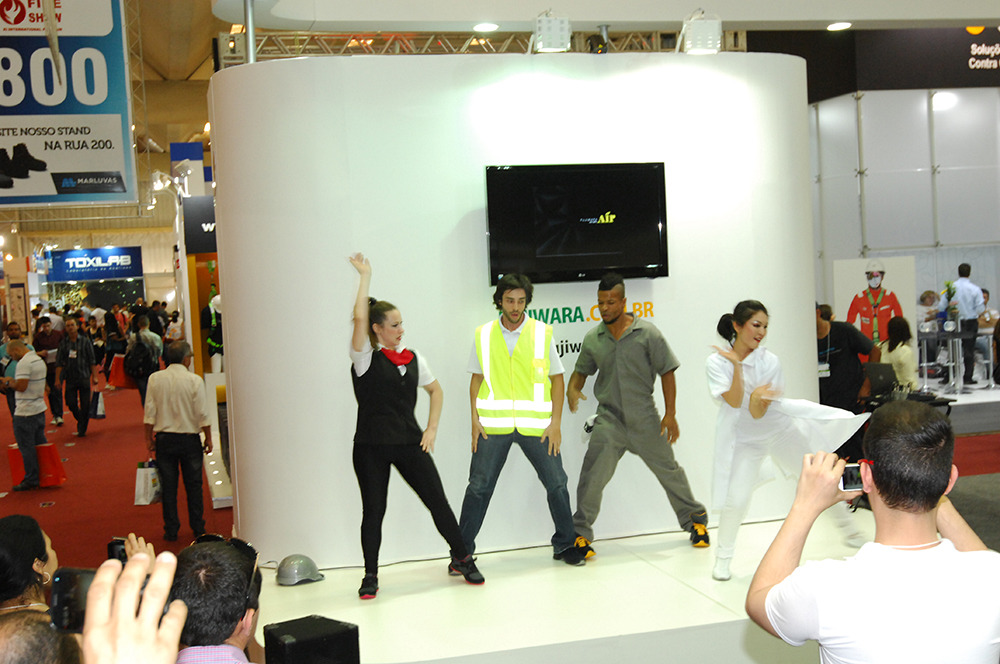 1º Fórum Segurança do Trabalho e o Esocial: Stands de segurança durante ...