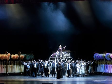 Vinttikamarissa: Kansallisooppera: Oopperan kummitus