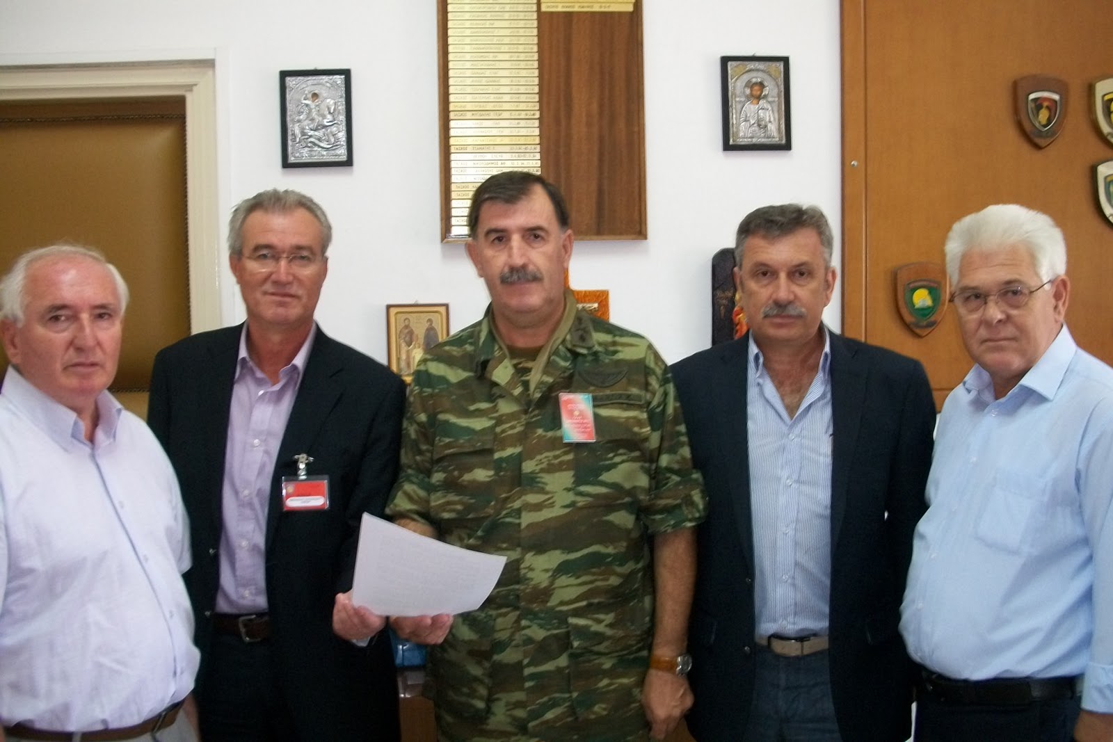 Αιώνια Ελληνική Πίστη: ΣΕ 1η ΣΤΡΑΤΙΑ - ΑΤΑ...ΟΙ ΑΠΟΣΤΡΑΤΟΙ ΑΞΙΩΜΑΤΙΚΟΙ ...