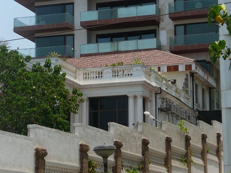 Jobs From Home: Shahrukh Khan’s House Mannat at Bandra Photo