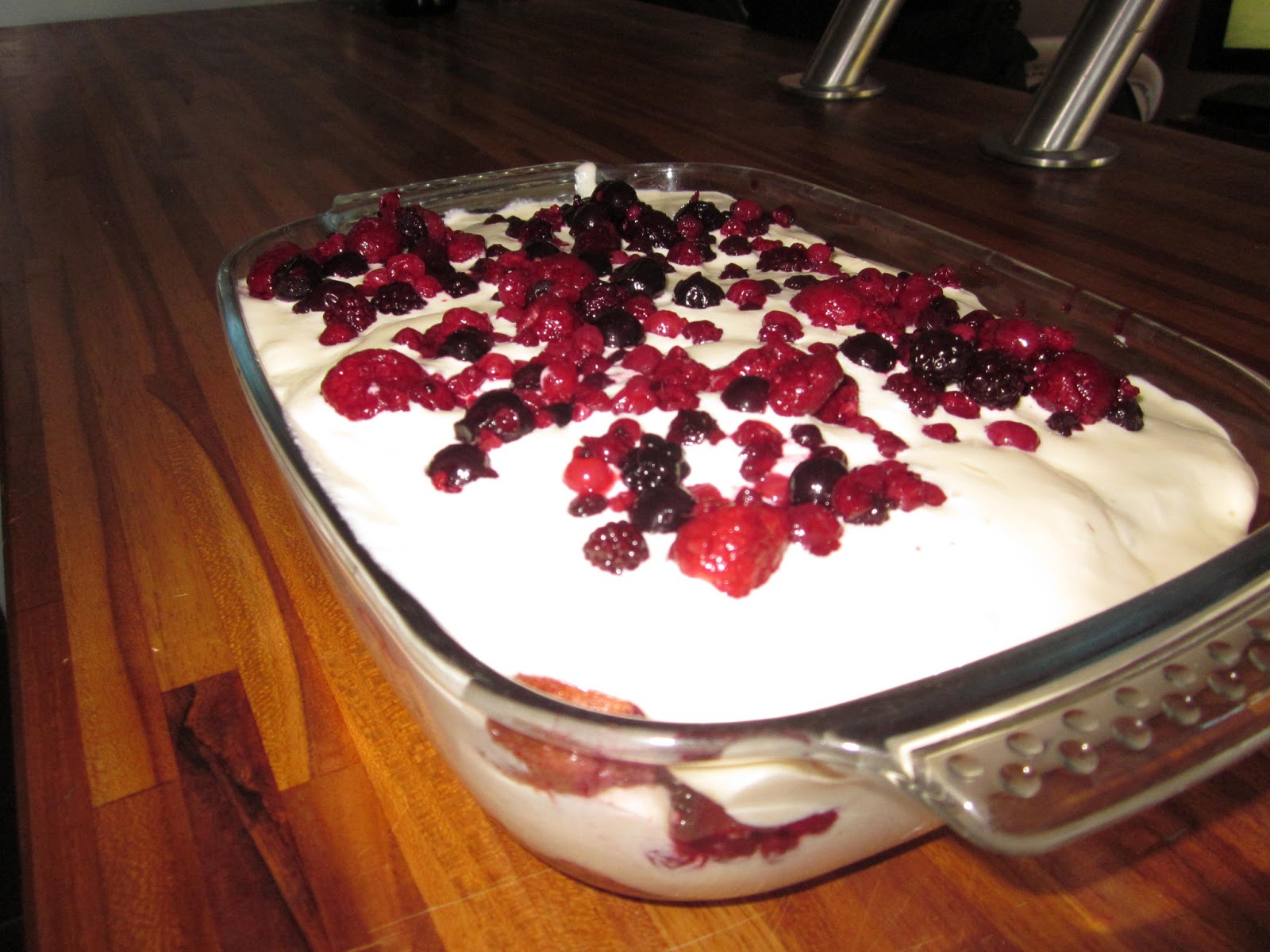 Meringue & Ratatouille: Tiramisu aux Fruits Rouges