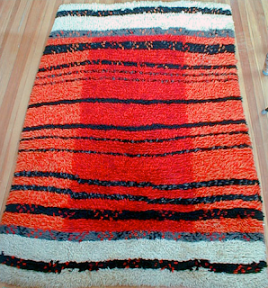 CREATIVE SPHERE: Rya Rugs