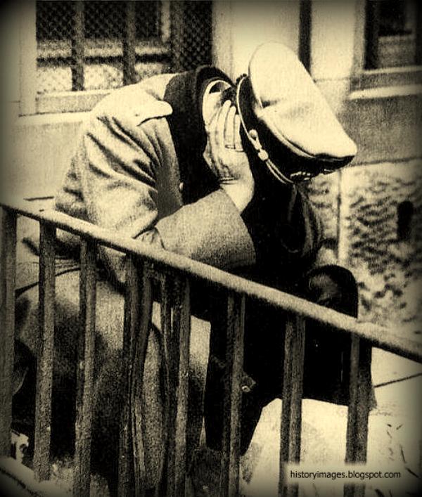 ΙΣΤΟΡΙΑ ΕΛΛΗΝΙΚΗ ΚΑΙ ΠΑΓΚΟΣΜΙΑ : ΒΕΡΟΛΙΝΟ 1945 - Η ΠΤΩΣΗ ΤΗΣ ΧΙΤΛΕΡΙΚΗΣ ...