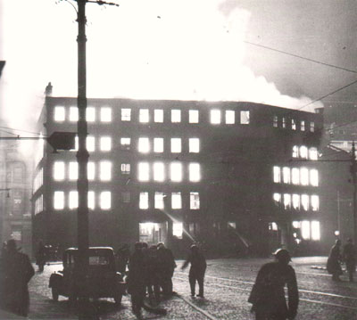 Whaley Bridge Writer: THE MANCHESTER BLITZ OF DECEMBER 1940