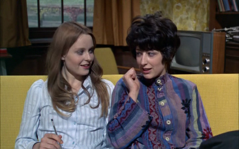 Dusty Video Box: Beware of miss-selling… The Smashing Bird I Used to ...