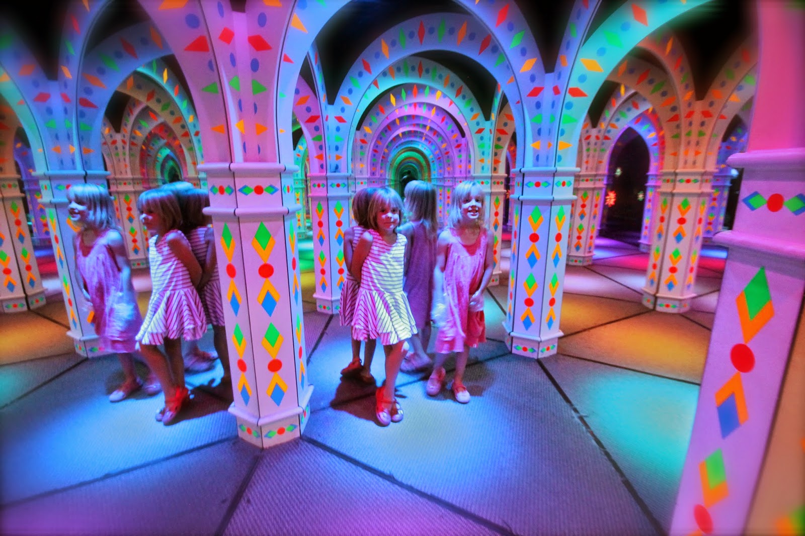 Sophia & Anna: room full of mirrors