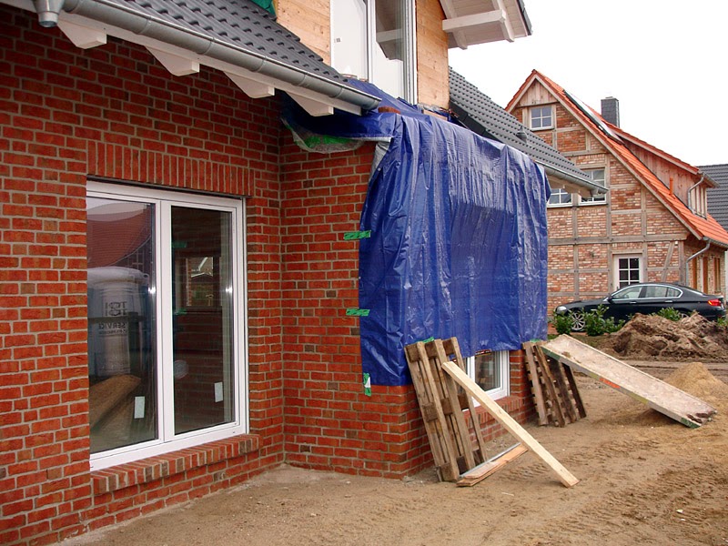 Erker und Balkon: Plane als Regenschutz | Bautagebuch Isernhagen