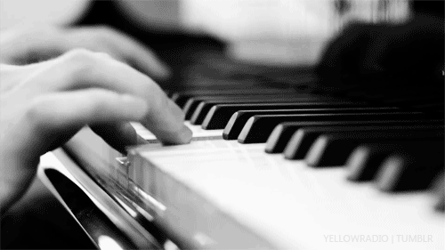 FOTOIMAGENES_sinPALABRAS: TOCANDO EL PIANO Y PIANOS - GIFS Y FOTOS FIJAS