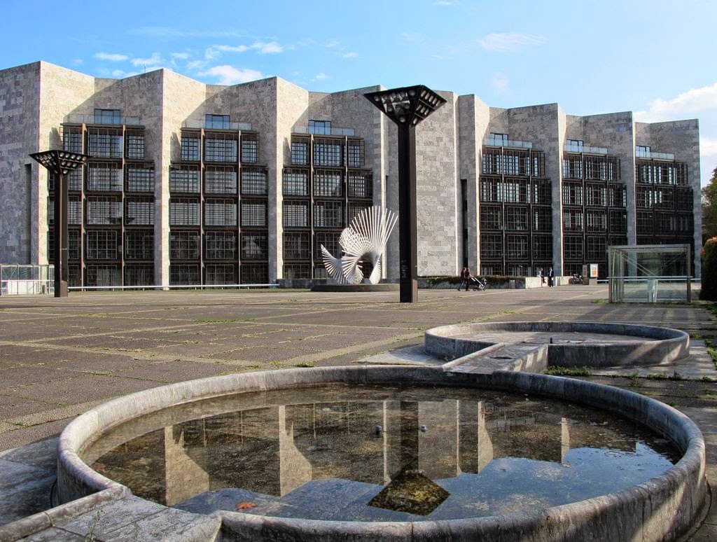 SCISSORELLA: Arne Jacobsen: Das Mainzer Rathaus (1974)